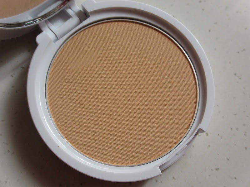 The Blackmentos Beauty Box: Review: 17 Whitening BB Foundation Powder ...