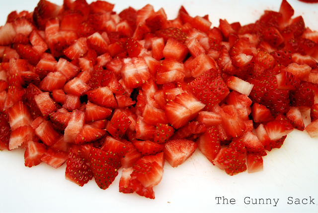 Easy Strawberry Jello Salad Recipe Refreshing Summer Dessert
