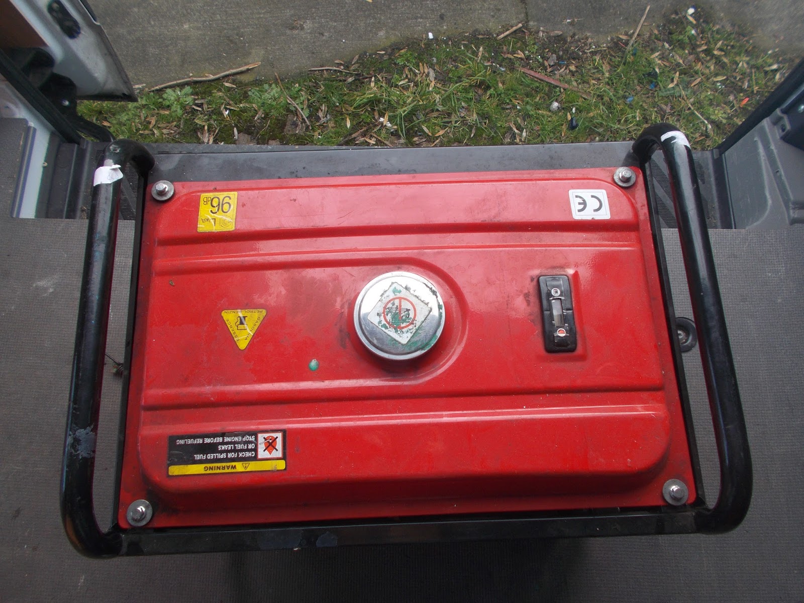 Clark trading and logistics UK : BGE 3000 petrol Generator 6.5 hp 2.8 kva