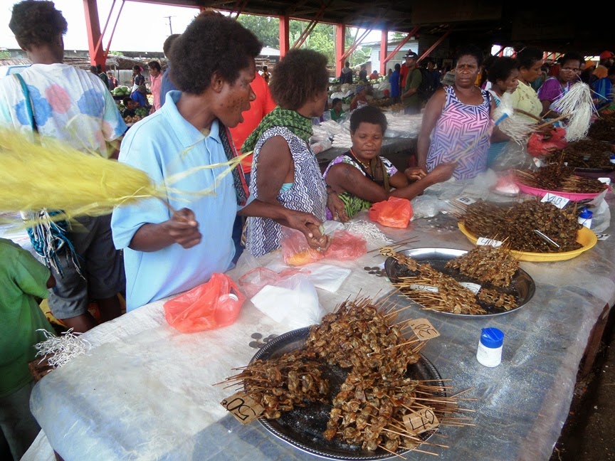 Malum Nalu: Lae Main Market - all the food that's good to eat