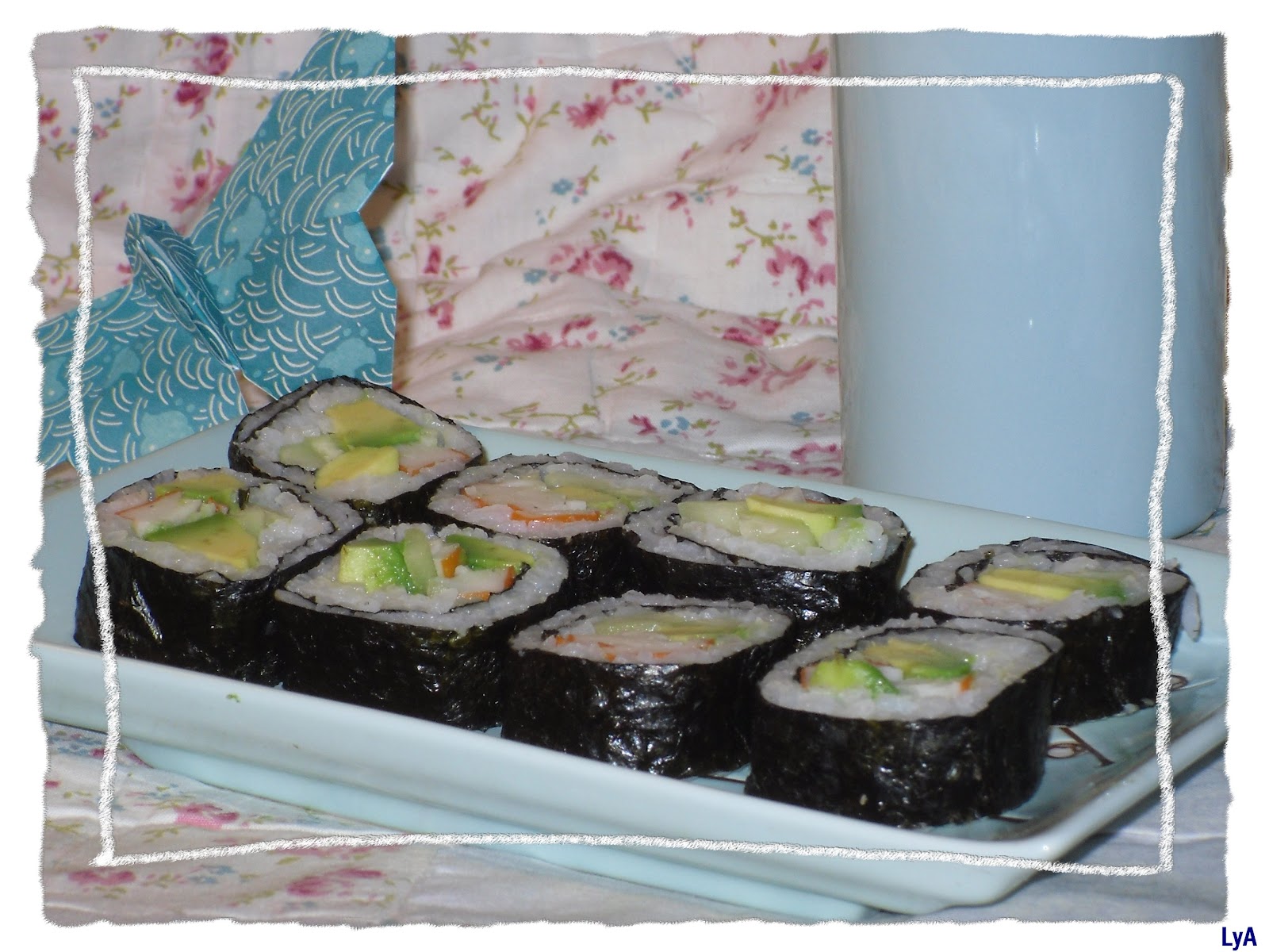 Sushi: Rollitos californianos y sushi prensado.