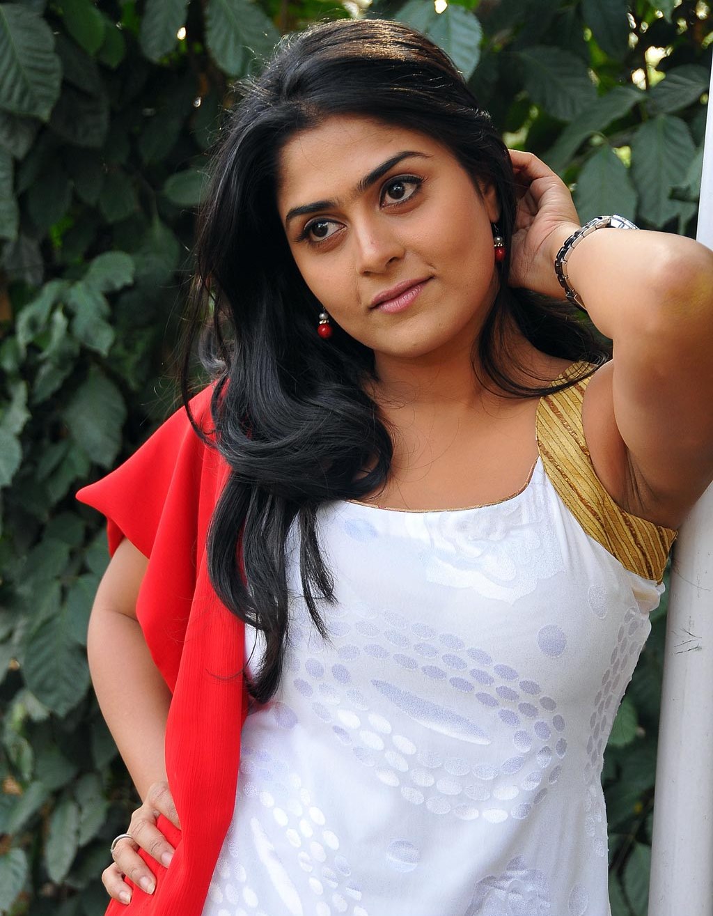 Latest Telugu Actress Manjulika Beautiful White Chudidaar Photo Stills ...
