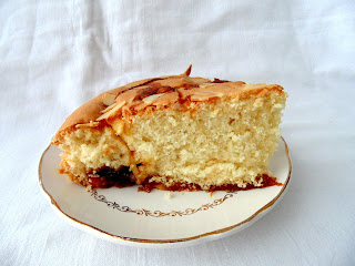 GATEAU GAGA - Love cakes: Gâteau à l'amande et à la confiture d'abricot