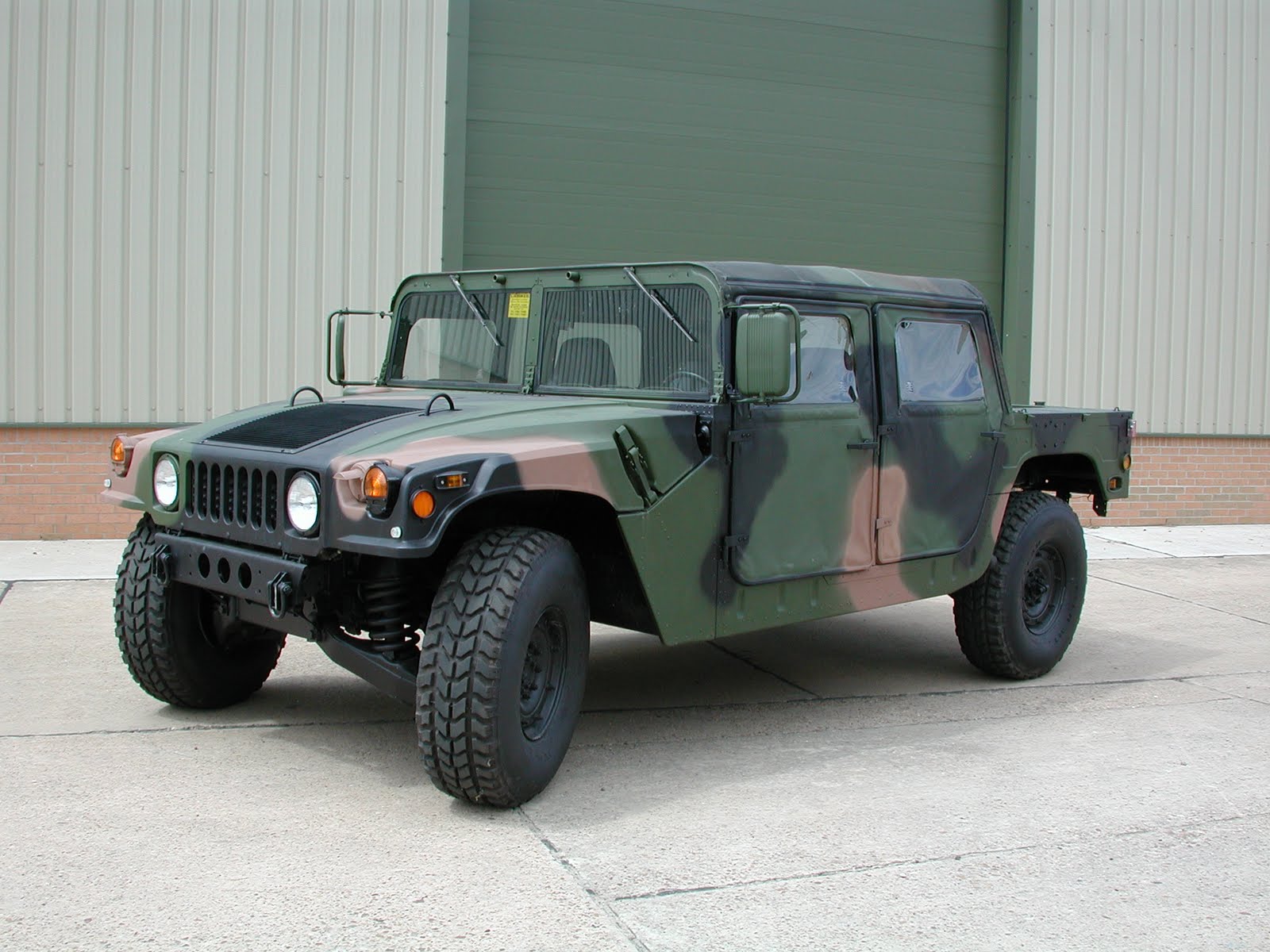 Military HummerUcok Paiding