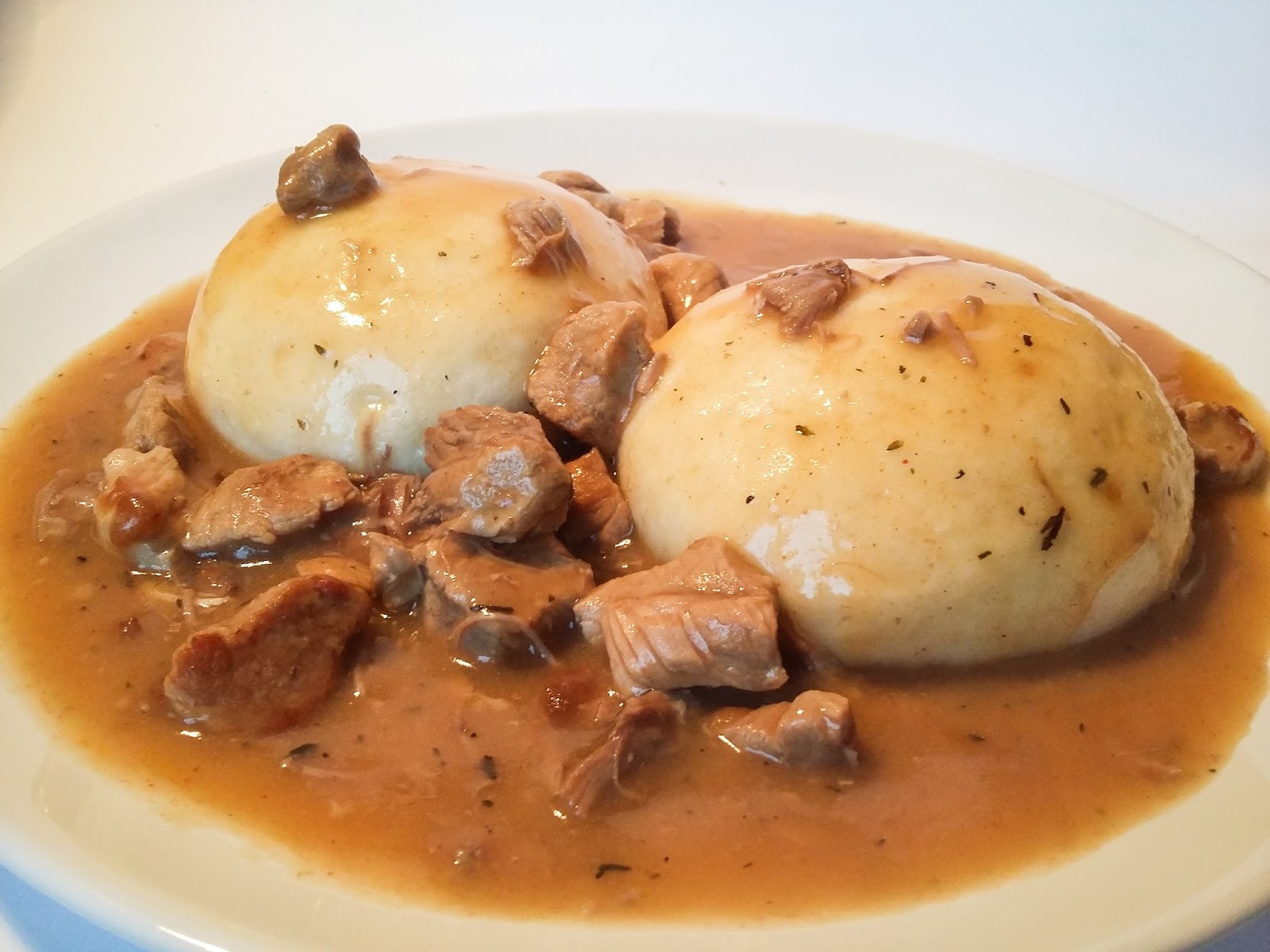 Wolnowarowe Gotowanie: Łatwy Gulasz Wieprzowy z Wolnowaru