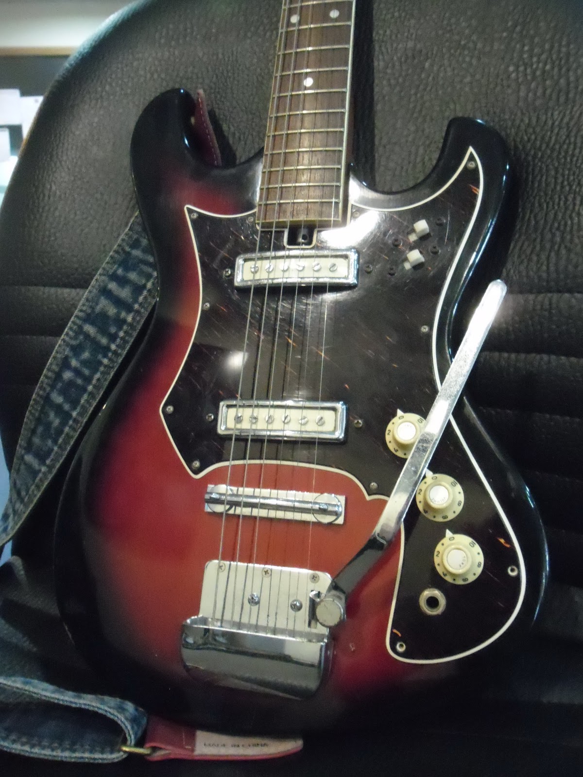 Khalid's Guitar Aid: 1960's Teisco