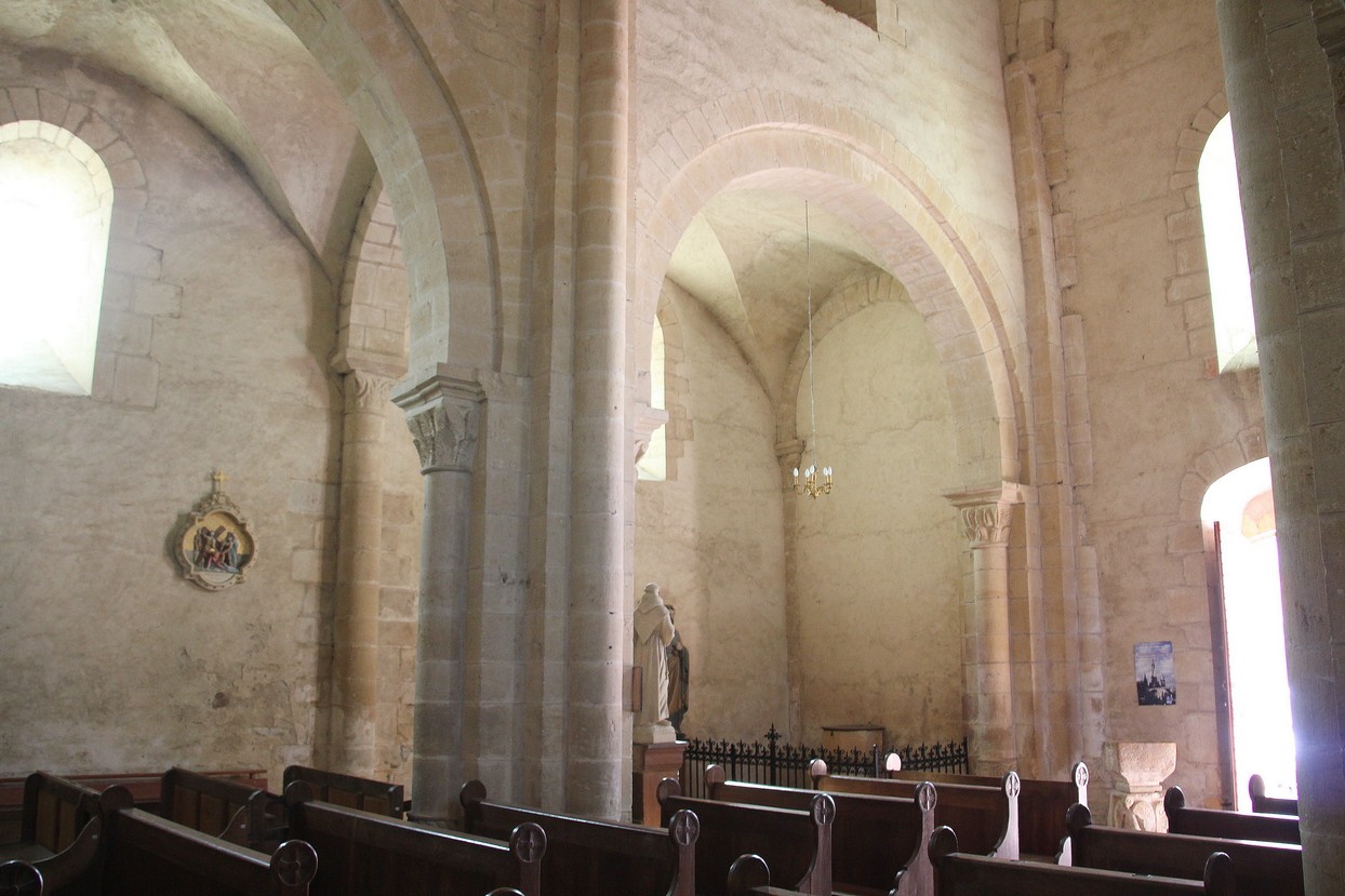 Photos d'Eglises - Mises à Jour: SEMELAY (58) église Saint Pierre