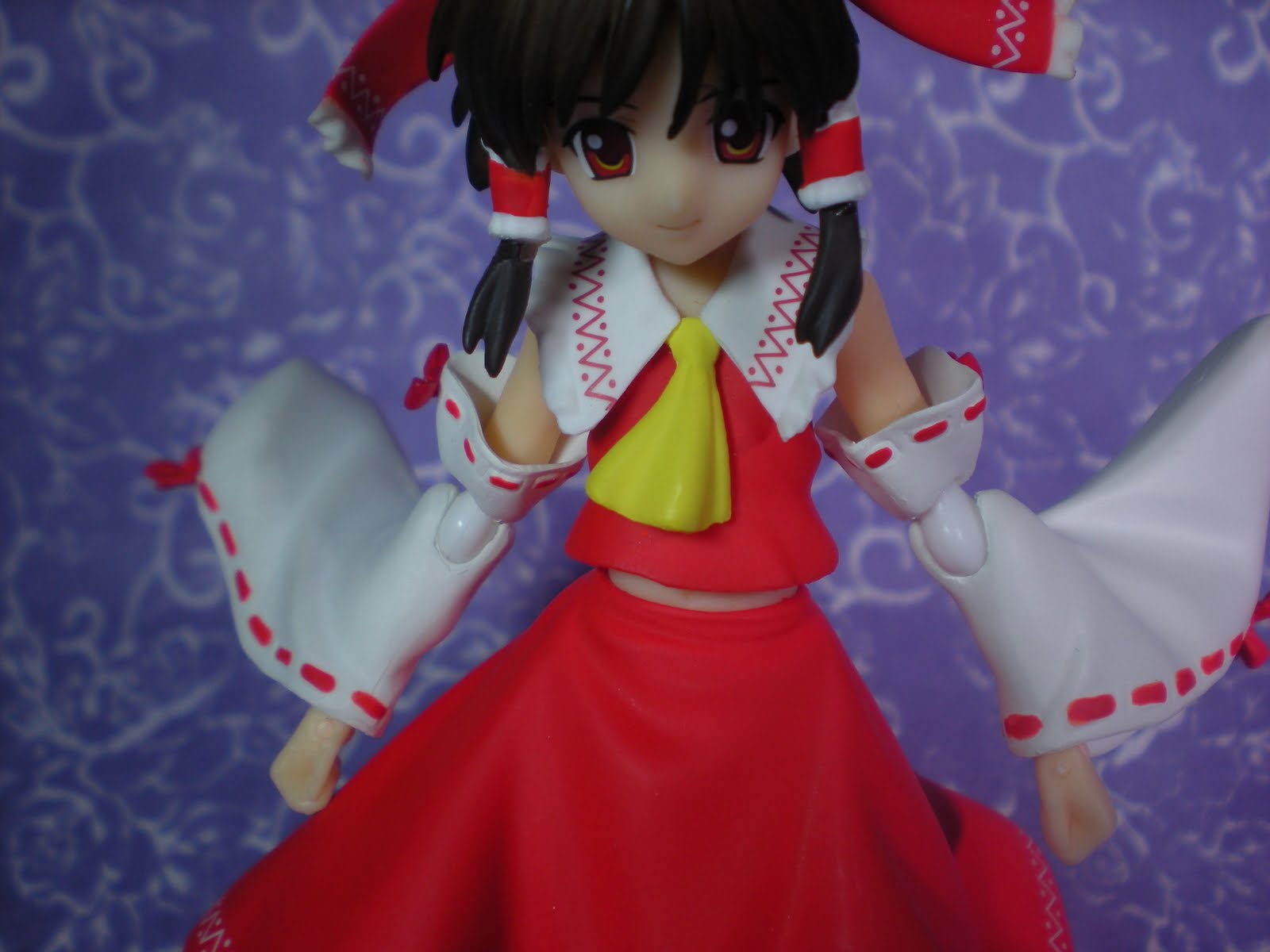 Review: [Max Factory] Figma #55 Reimu Hakurei | Night's Corner