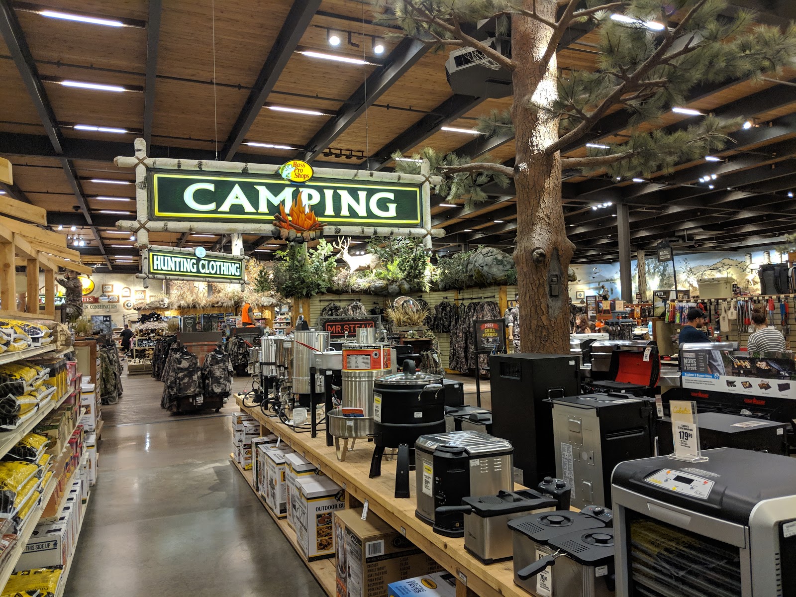 A nous la Californie: Bass Pro Shops Outdoor World : Une enseigne ...