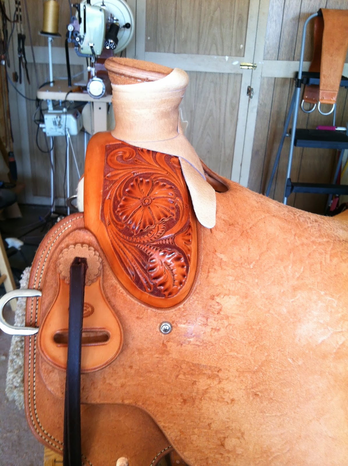 JD Folsom Custom Leather: Quarter breed Dean Oliver