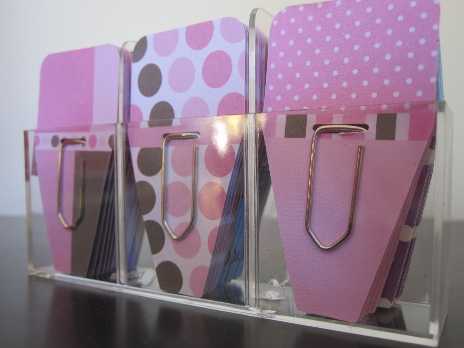 Cassadiva: Clip-Tabs: A Paper Clip crossed with a Sticky Note