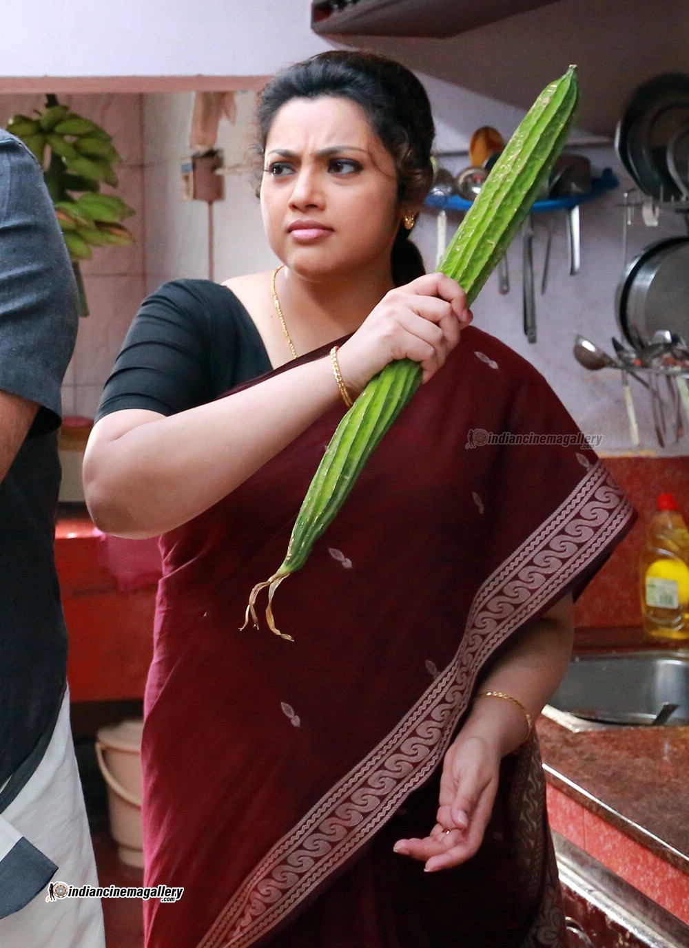 Tamil Actress Roja Pundai