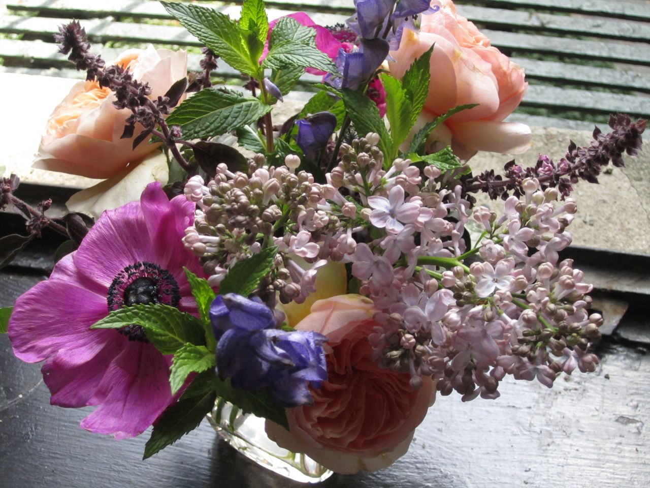 OCTAVIA & BROWN: HAPPY FRIDAY: SPRING FLOWERS