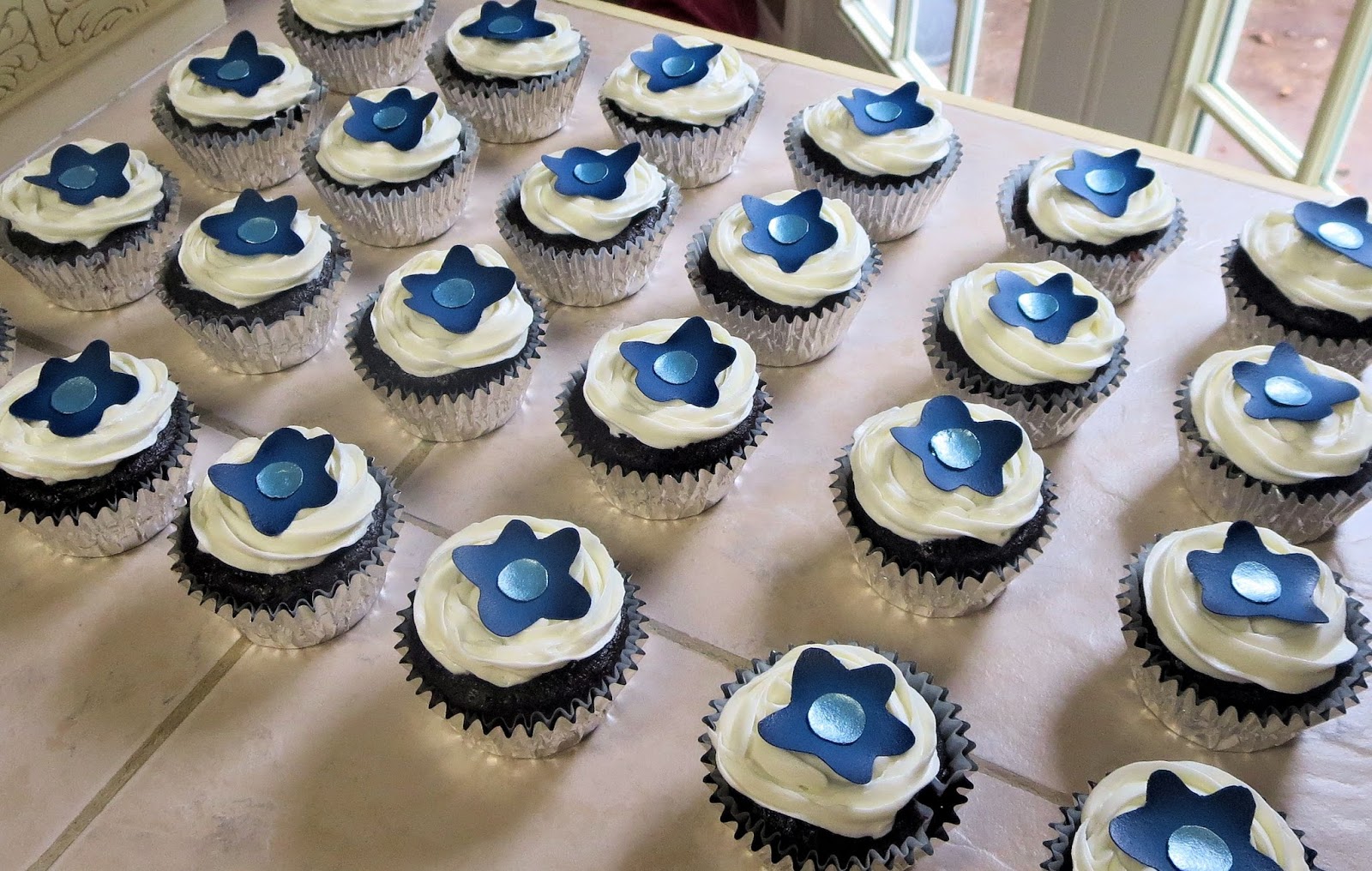 My Cake Corner: Flower Cupcakes - September 2014