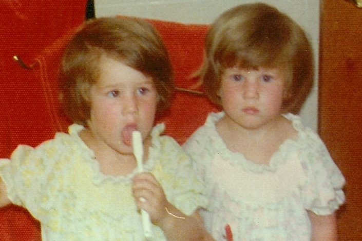 Twins with Tots: The TWIN-BUZZ: World News about Multiples