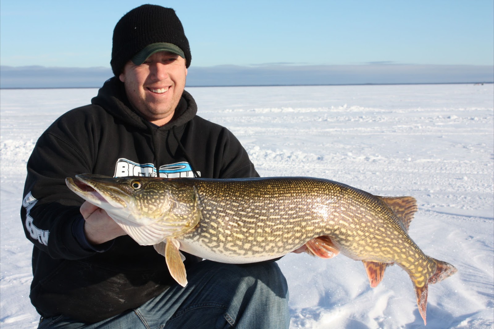 Leisure Outdoor Adventures: Lake of the Woods Giant Pike Guide Trip