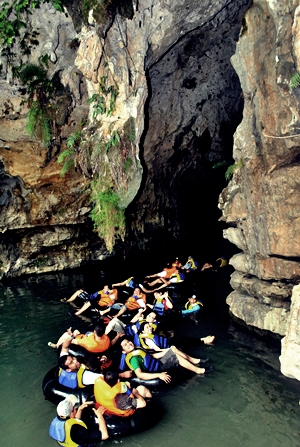 Rafting Sungai Oya - Wisata Goa Pindul