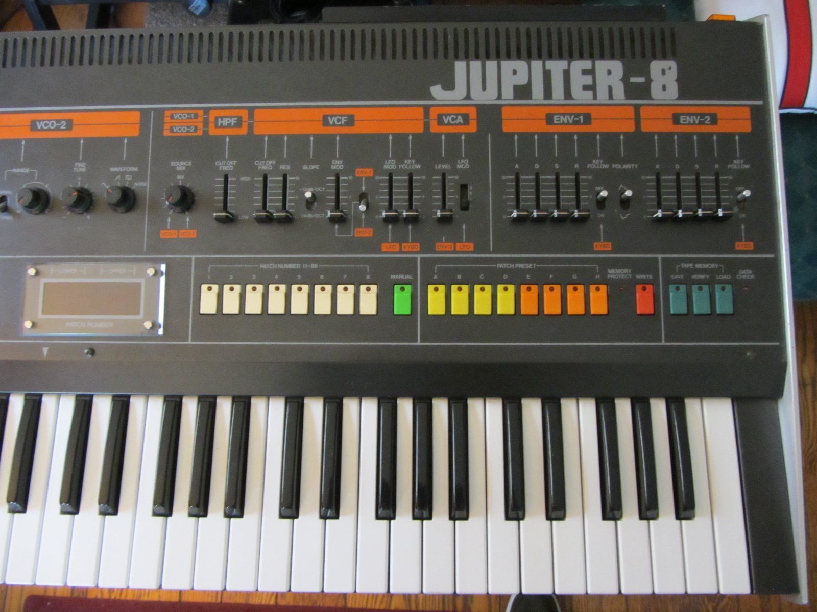 MATRIXSYNTH: Roland Jupiter-8 SN 222470