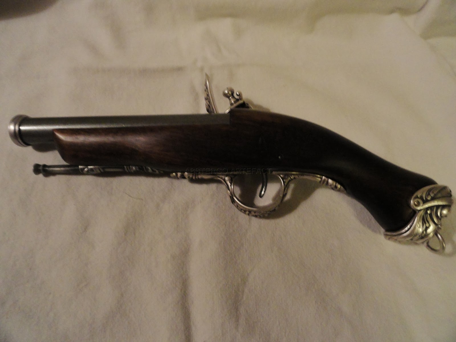 Abstergo Artefact: AC4 Pistol Gun With Smooth Barrel