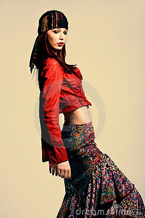 Karinne Ribeiro - Blog: Moda Cigana - Estilo Cigano