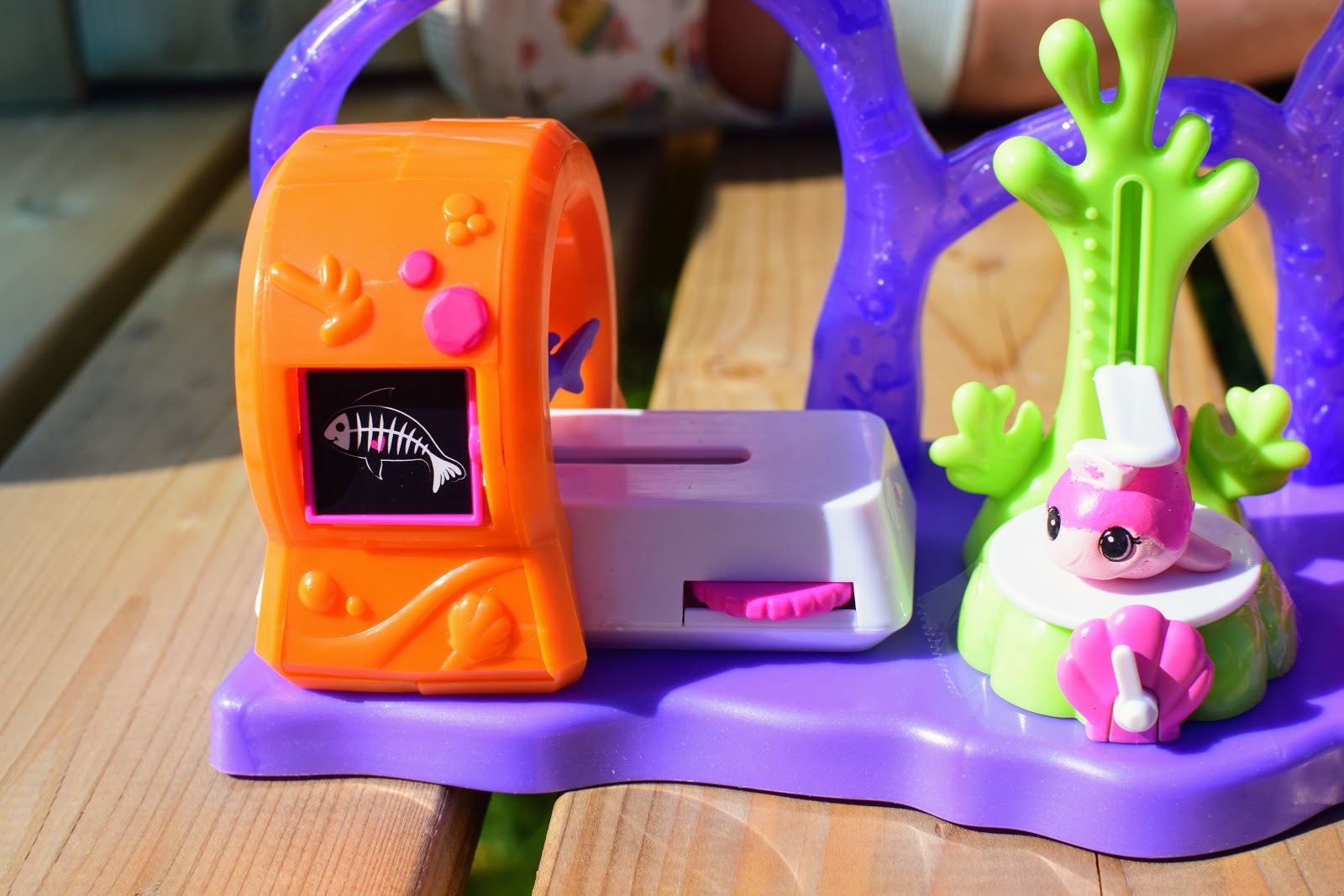 Splashlings Medical Clinic Play Set and Mermaid and Friends Set Review ...