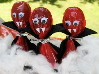 the queen of halloween: VAMPIRE LOLLIPOPS