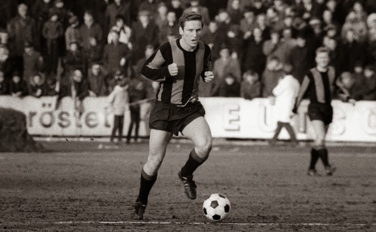 ANOTANDO FÚTBOL *: EINTRACHT FRANKFURT * PARTE 1