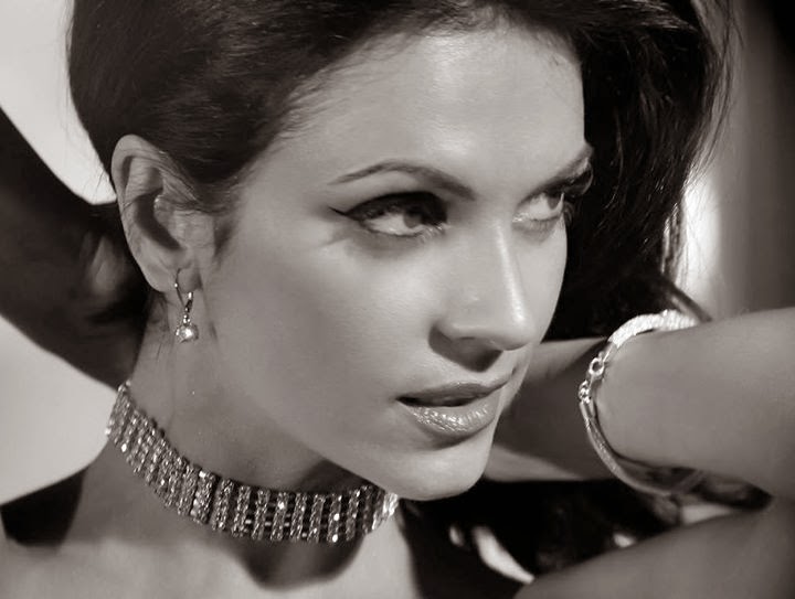 Biografias: Denise Milani Foto 12