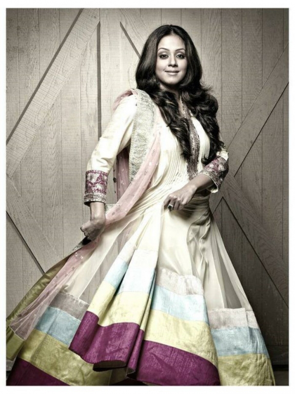 Tamil Actors Unseen Photoshoot Stills: Actress Jothika Latest ...