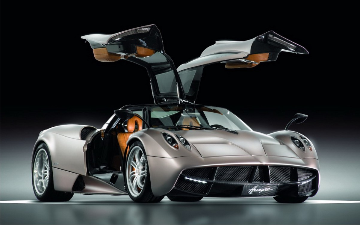 CARRO: Voando com o Pagani Huayra, eleito o carro em estrada mais veloz ...