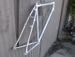 what's up in Santa Cruz: Two big-headed aluminum 'cross frames