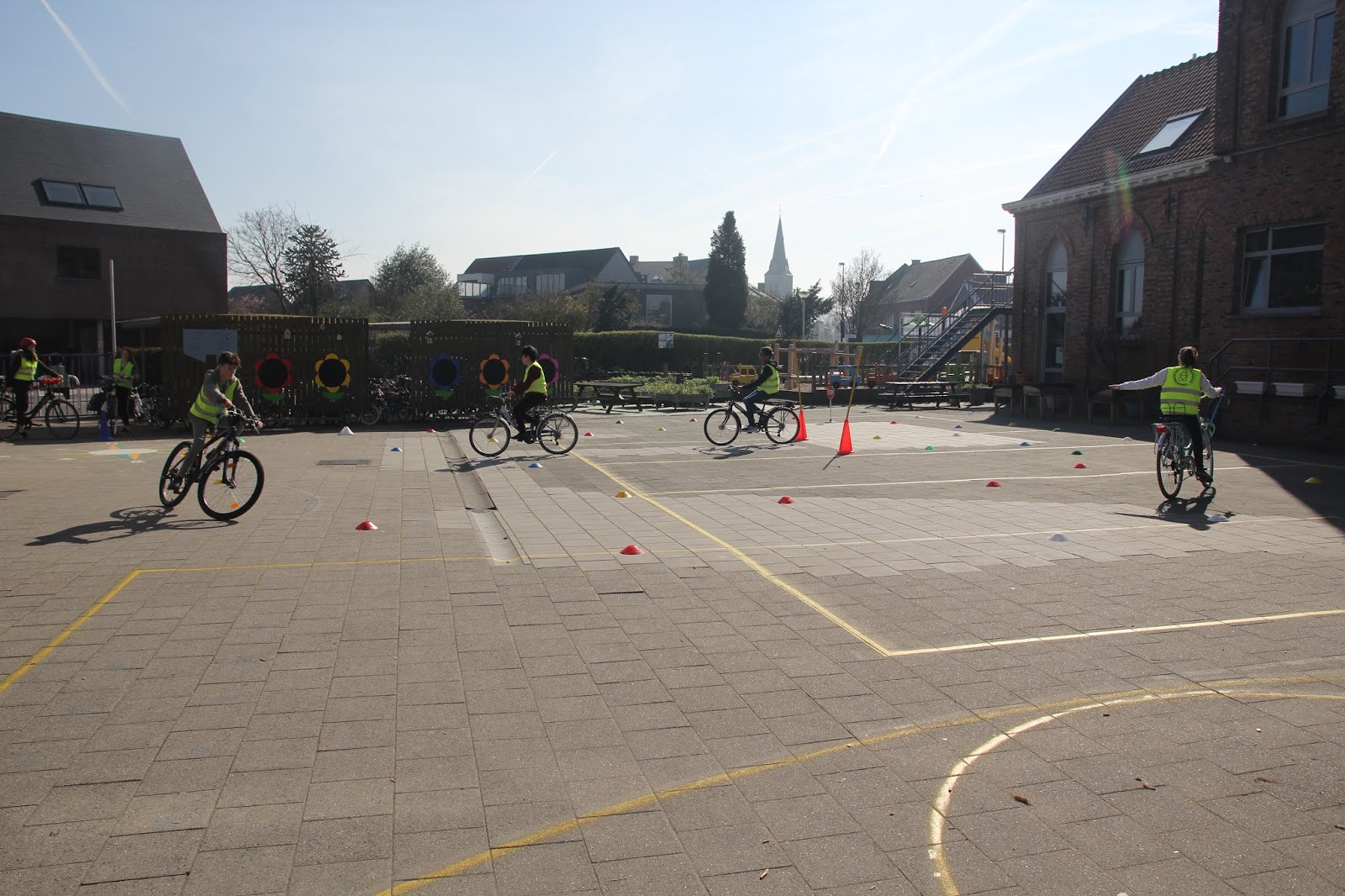 Klas6sintmichiel: Fietsvaardigheden oefenen