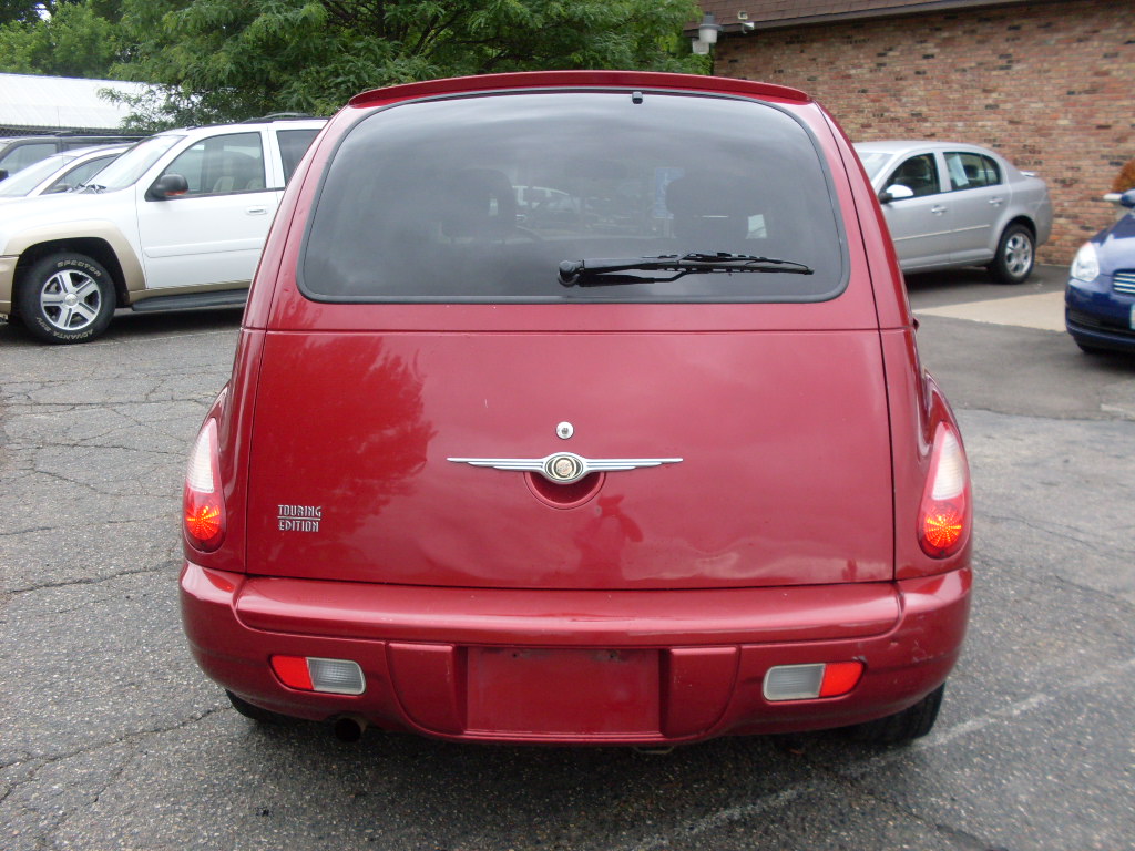 Ride Auto: 2006 Pt Cruiser Red 2