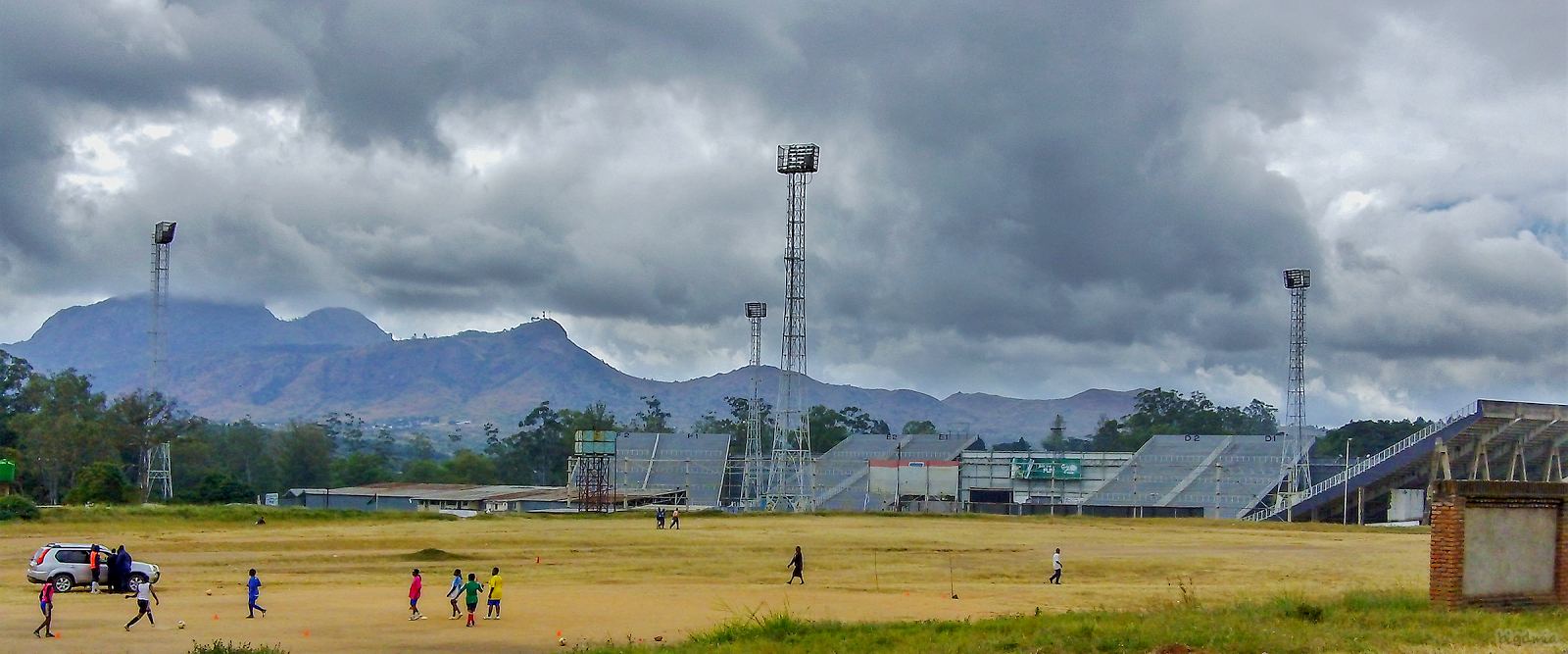 ismailmia: Kamuzu Stadium