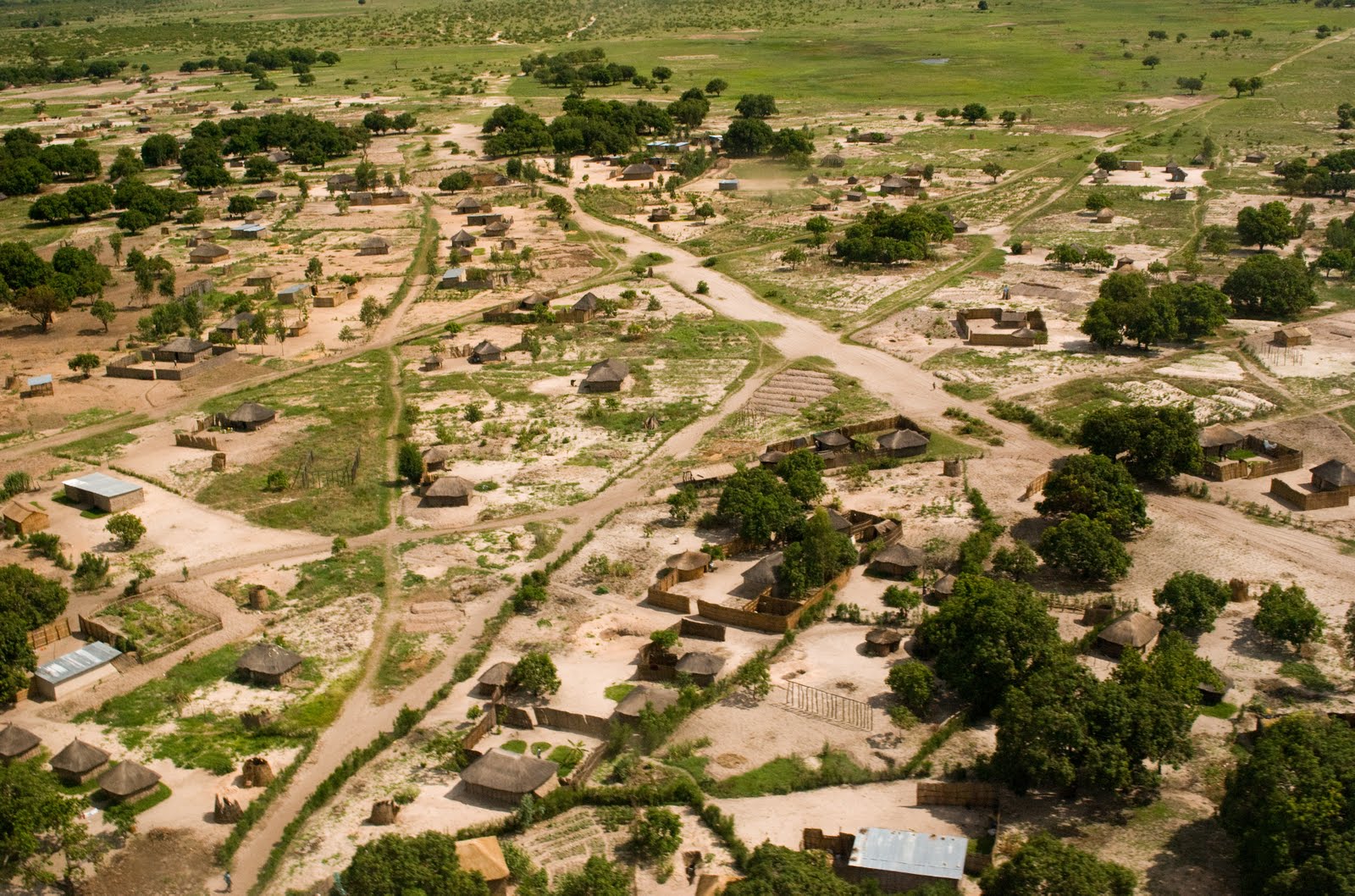 la rutina diaria: 3 days in liuwa plain, back in kalabo village for a night