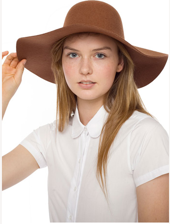 a round face girl.: summer hat.