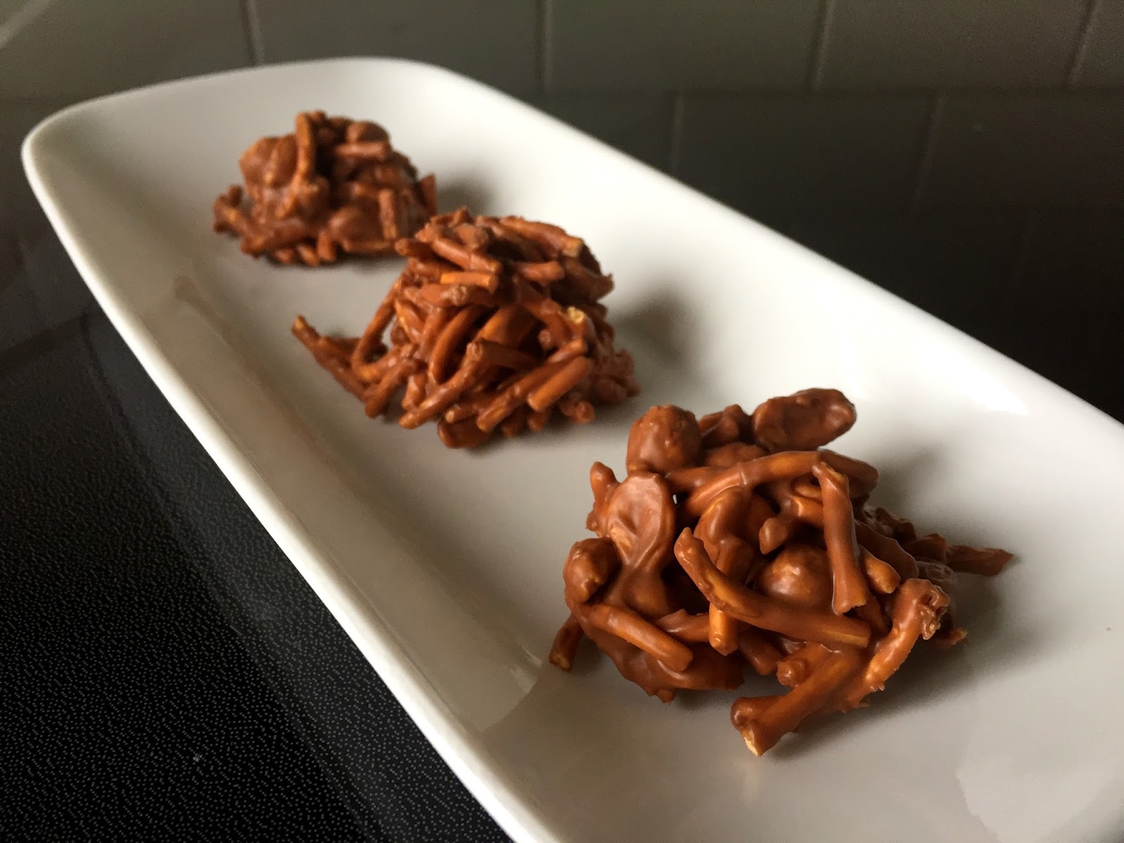 Mennonite Girls Can Cook: Chow Mein Noodle Cookies