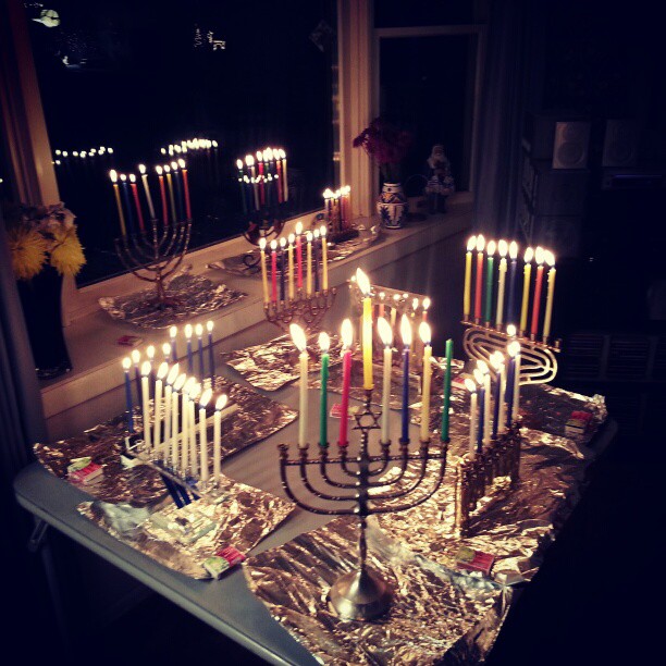 Yesh Li Blog: Chag Chanukah Sameach!
