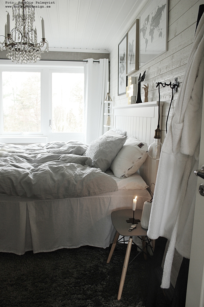 svart, vitt & rött: Vitt och grått sovrum