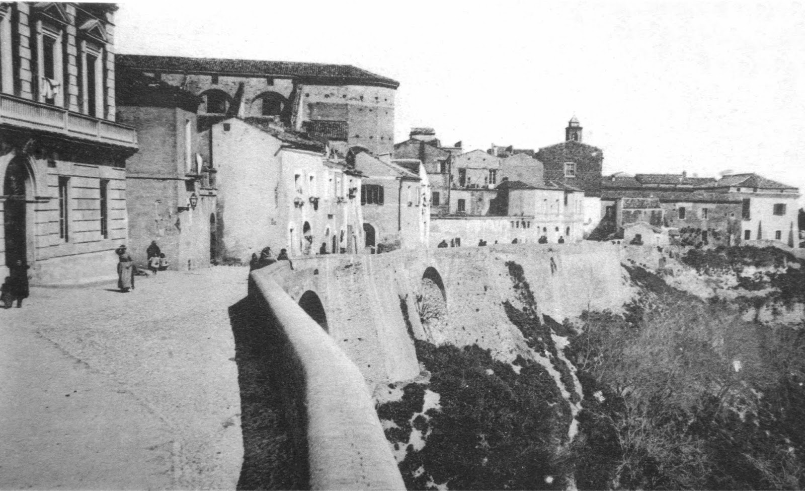 Vasto Gallery: Via Adriatica, San Pietro e la Frana del 1956.