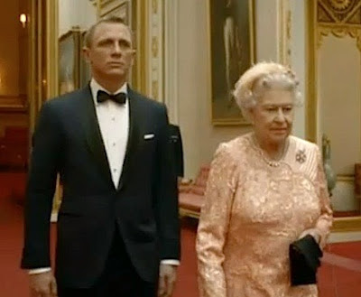 English is FUNtastic: The Queen & James Bond Sequence - Opening ...