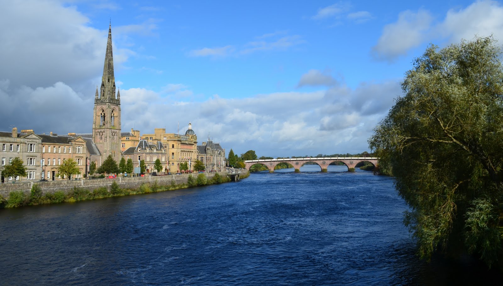 Tour Scotland: Tour Scotland Photographs Perth Perthshire September 20th