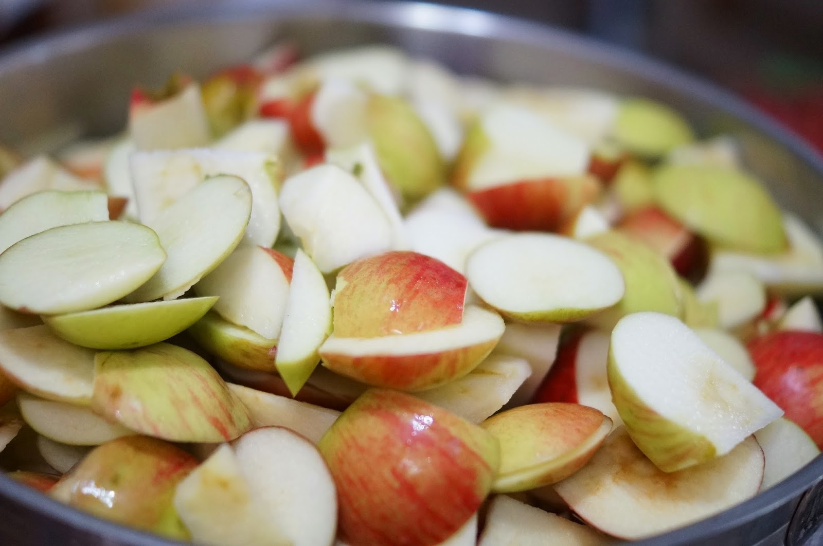 In the Kitchen with Jenny: How to Make Homemade Applesauce