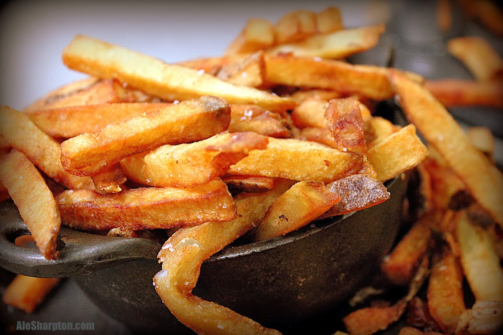 The Most Gangster Fries in Atlanta: Wrecking Bar | Cruisin' For A Brewsin'