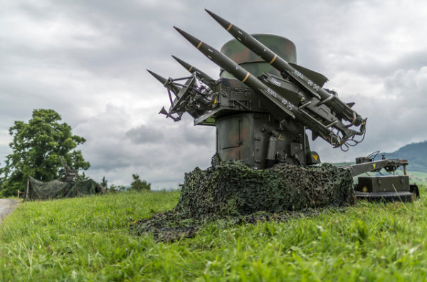 "Qui a le savoir, a le pouvoir": Défense sol-air: deux candidats encore ...