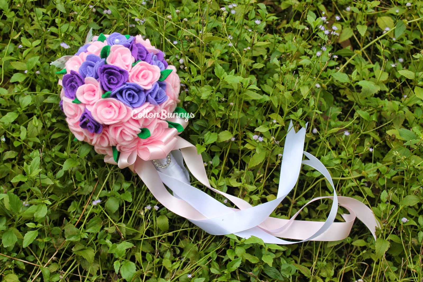 Bunga Tangan Rose Felt | CottonBunnys Florist