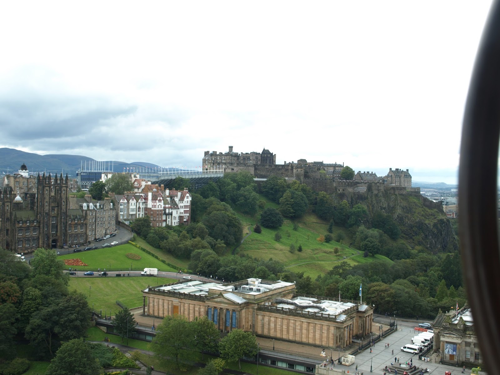 A Quick Guide To Edinburgh. The Hogwarts-esque Scottish Capital! - The ...