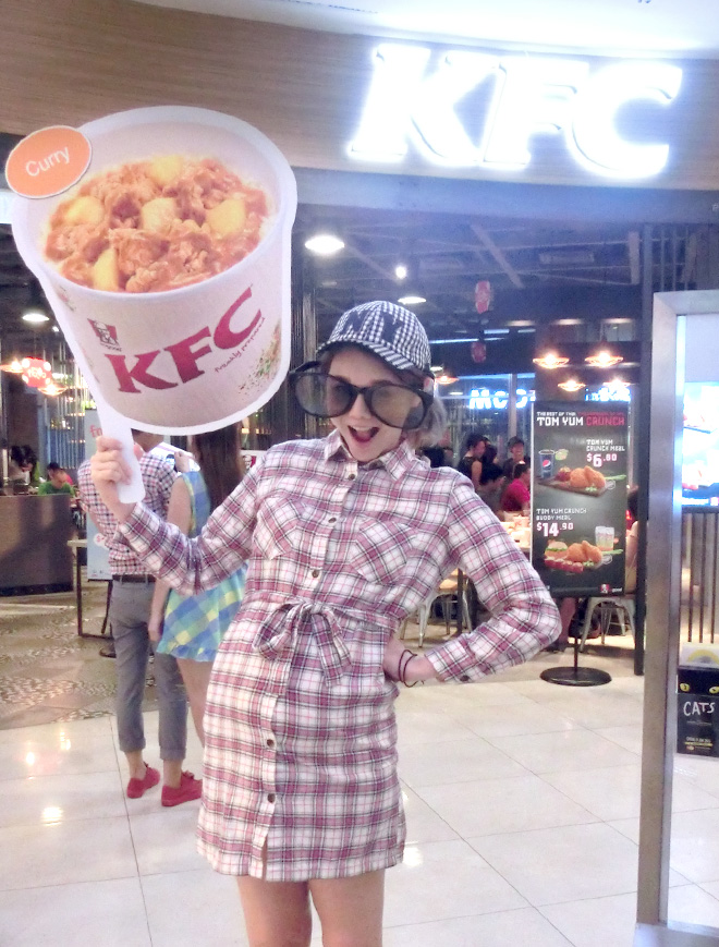 baovietcamera20152015: KFC Curry Rice Bucket!!!