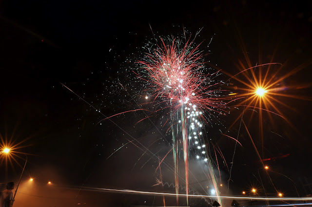 Passion of Image: Bunga api malam raya 2012 di bulatan batu 6