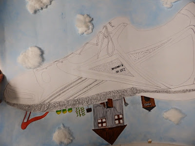 LES ARTS PLASTIQUES au lycée Comte de Foix: Une chaussure... à moins ...